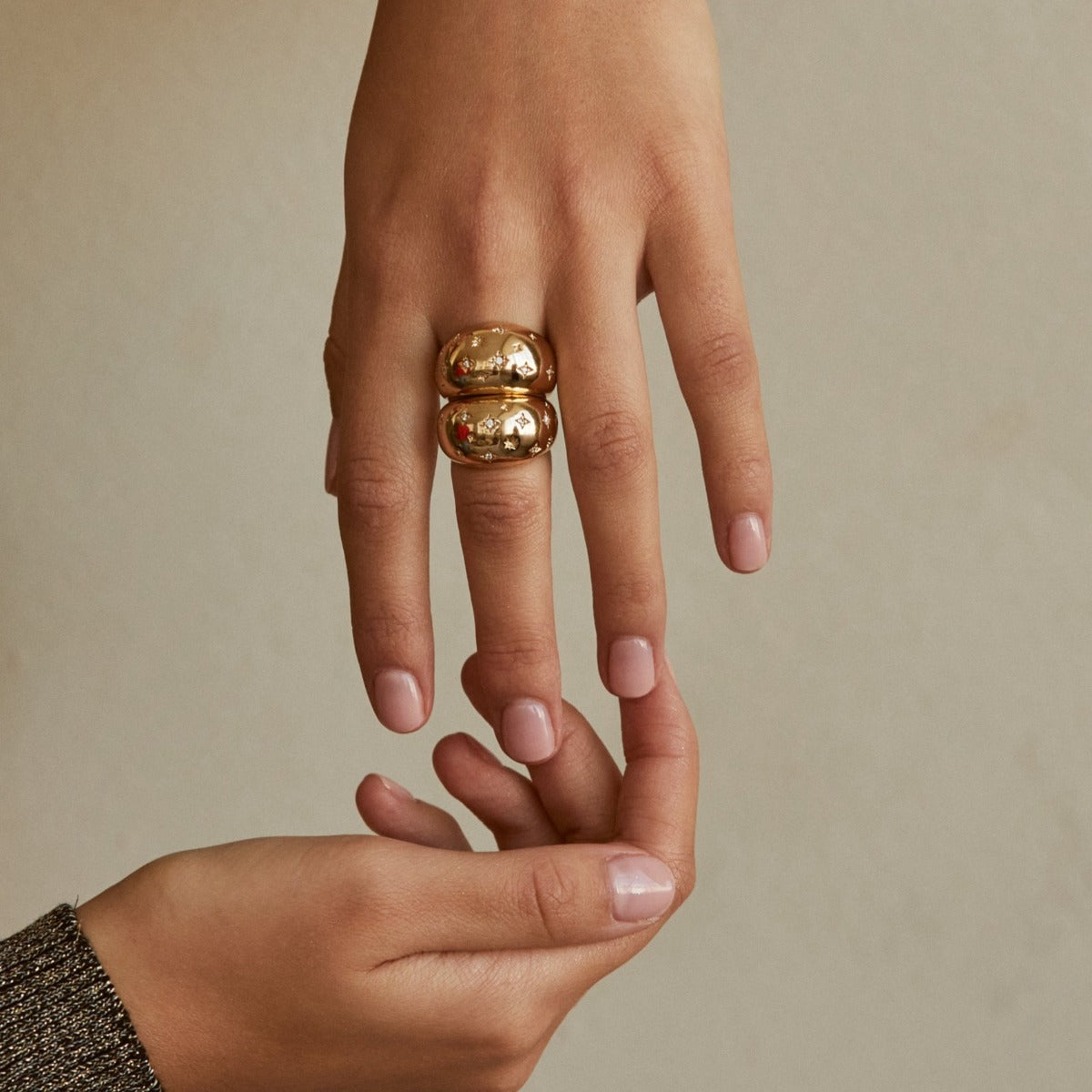 Cosmic – Elizabeth Stone